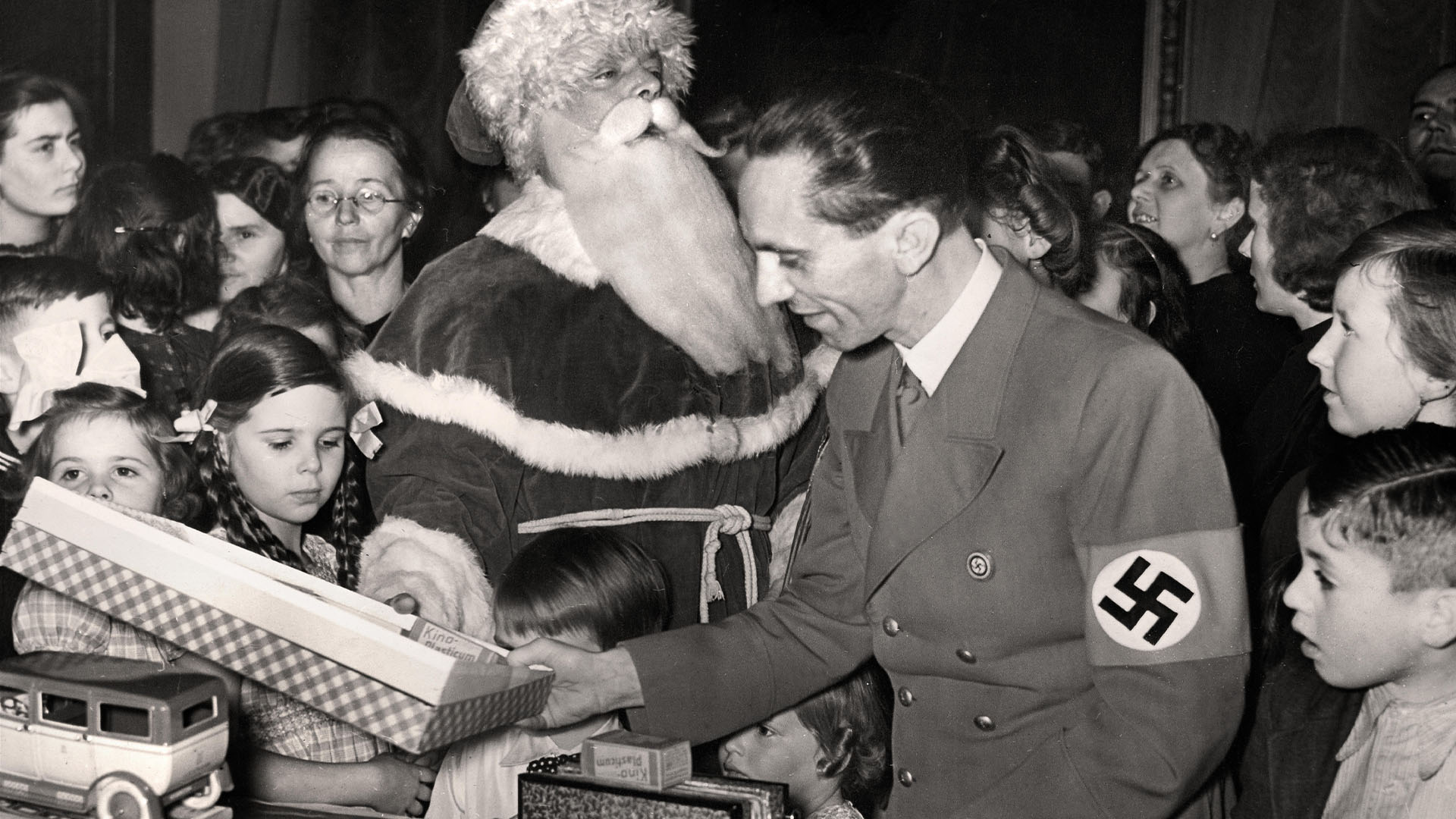 A Nazi Christmas: Redefining tradition under the Third Reich | Sky ...